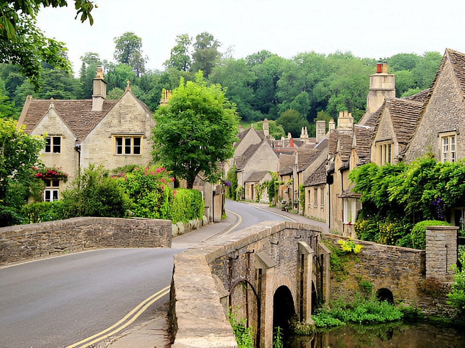 Top 10 Most Beautiful Villages In The UK Top 10 Most Beautiful Villages In The UK
